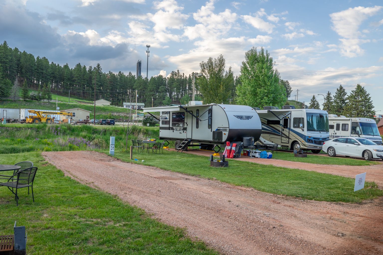 RVS/TENTS – Black Hills Trailside